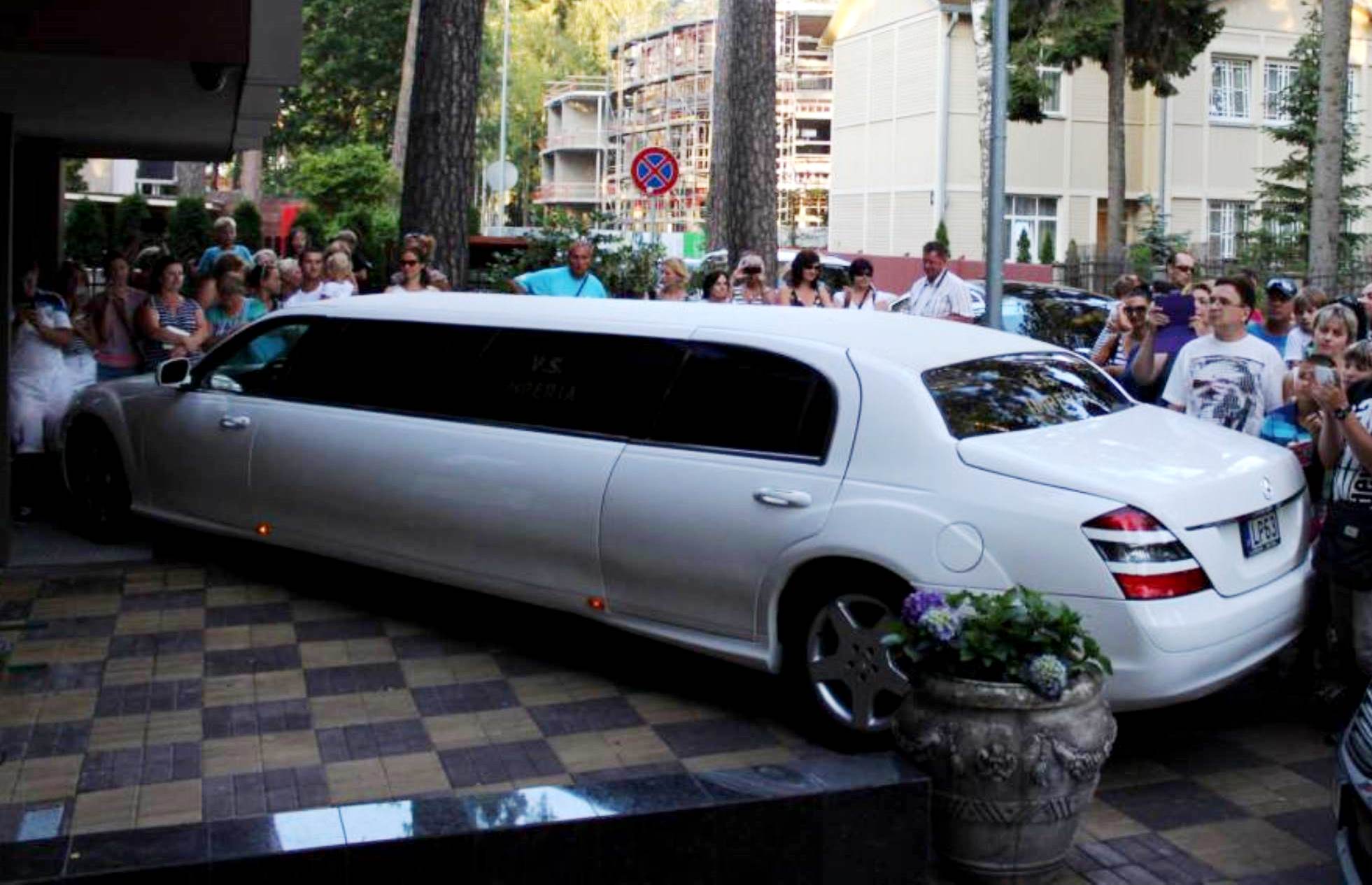 Mercedes S-class Limo Super Stretch WT