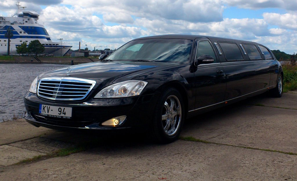 Mercedes S-class Limo Super Stretch BK