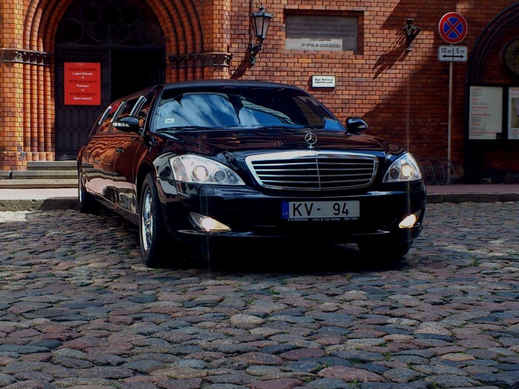 Mercedes S-class Limo Super Stretch BK