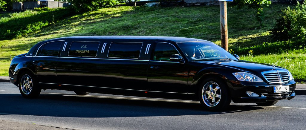 Mercedes S-class Limo Super Stretch BK